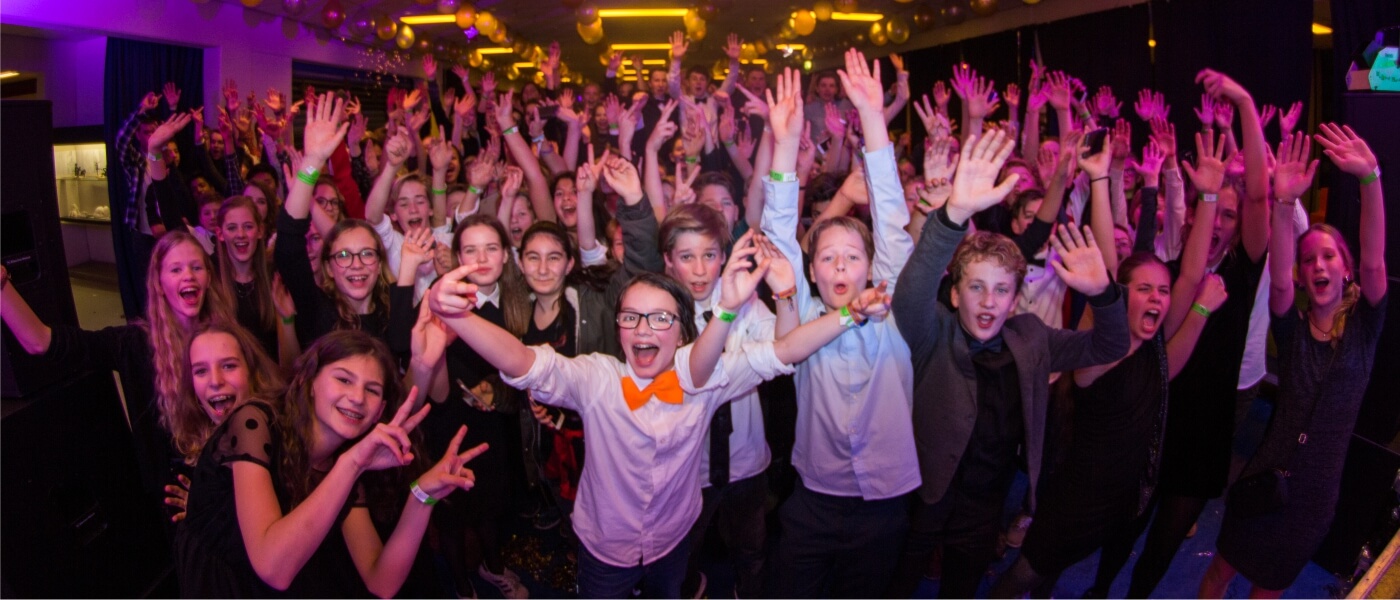 Schoolfeest DJ huren - Beoordeling: 9,3 - Allround DJ Service